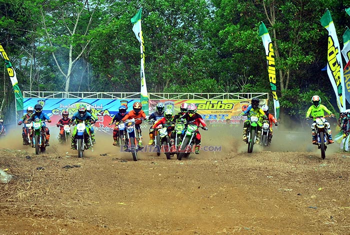 Grasstrack Sumedang 2019 : ElcabRone Kepincut, Hingga Mulai Meraba - Raba