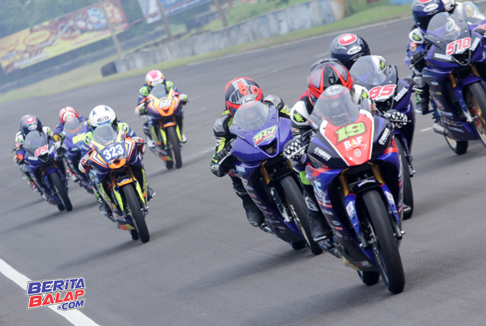 Yamaha Sunday Race 2019 Sentul (Sport 150 cc Pro) : Iksan Lala (Akai ...