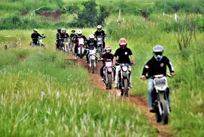 Supermoto Trail Indonesia (SOLID) Menyatukan Dua Hobi, Makin Solid ...