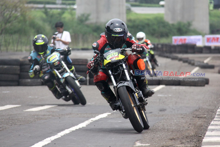 Atasi Serangan Kumis Beracun, Adly M Taufik Rajai Kelas Sport 2T 140cc ...