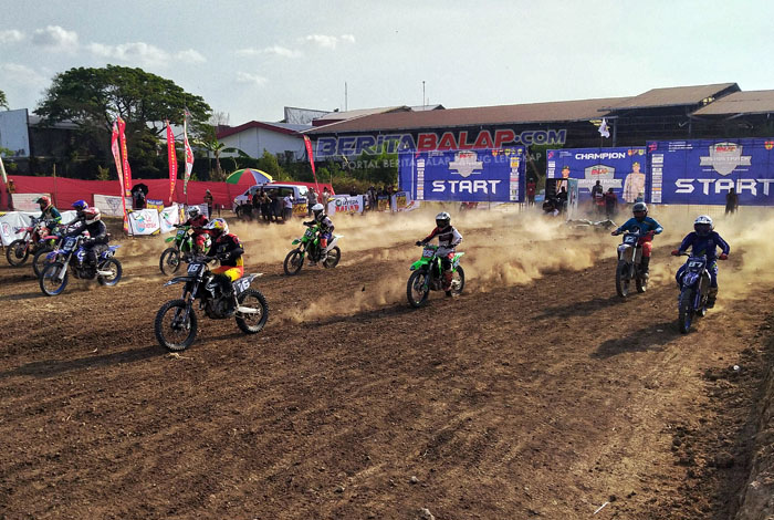 Teh Sepeda Balap MX ½ Abad Grasstrack Championship 2023 : Hidupkan ...