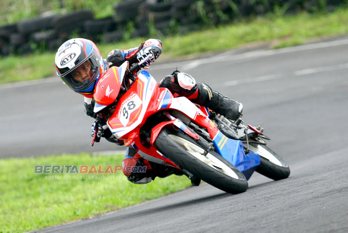 Bintang Pranata Sukma Tercepat di Kualifikasi Beginner HDC 2023 Tasikmalaya - BeritaBalap.com