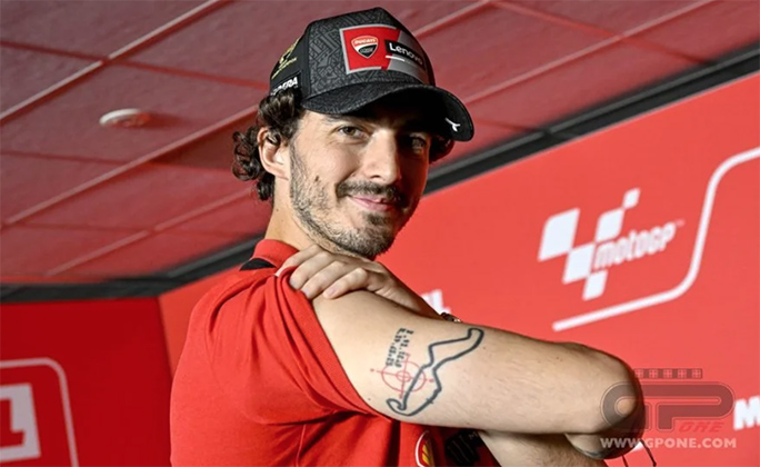 Tattoo di Lengannya Sirkuit Assen, Pecco Optimis Podium Juara Minggu ...