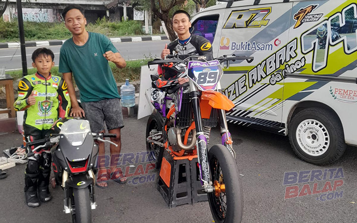 Kenzie Akbar Dilatih Khusus Wawan Tembonk dan Wahyu Nugroho Jelang Seri Final FIM MiniGP ...